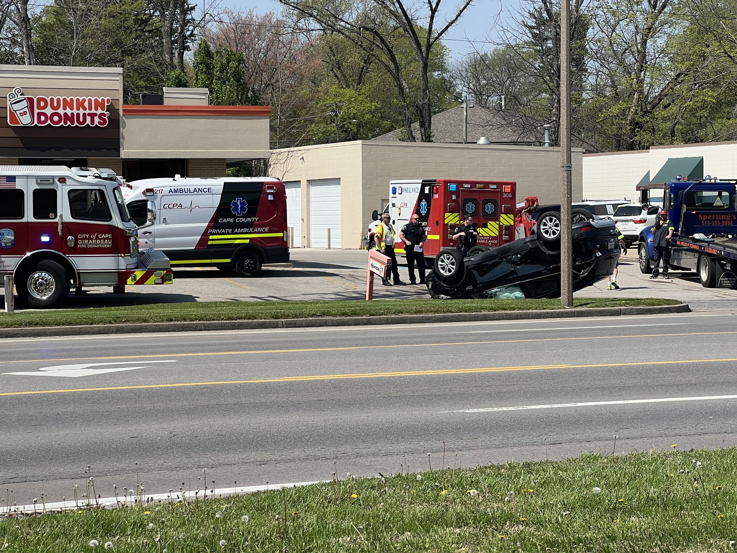 Two-vehicle crash occurs in Dunkin' Donuts parking lot - KBSI FOX23 ...
